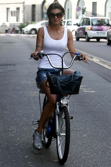 Súbete A La Bici Y ¡luce Culo Y Piernas 10 Mujerdeelite